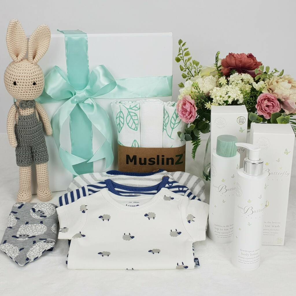 Welcome To The World New Baby Gift Box By Natural Baby Box ...