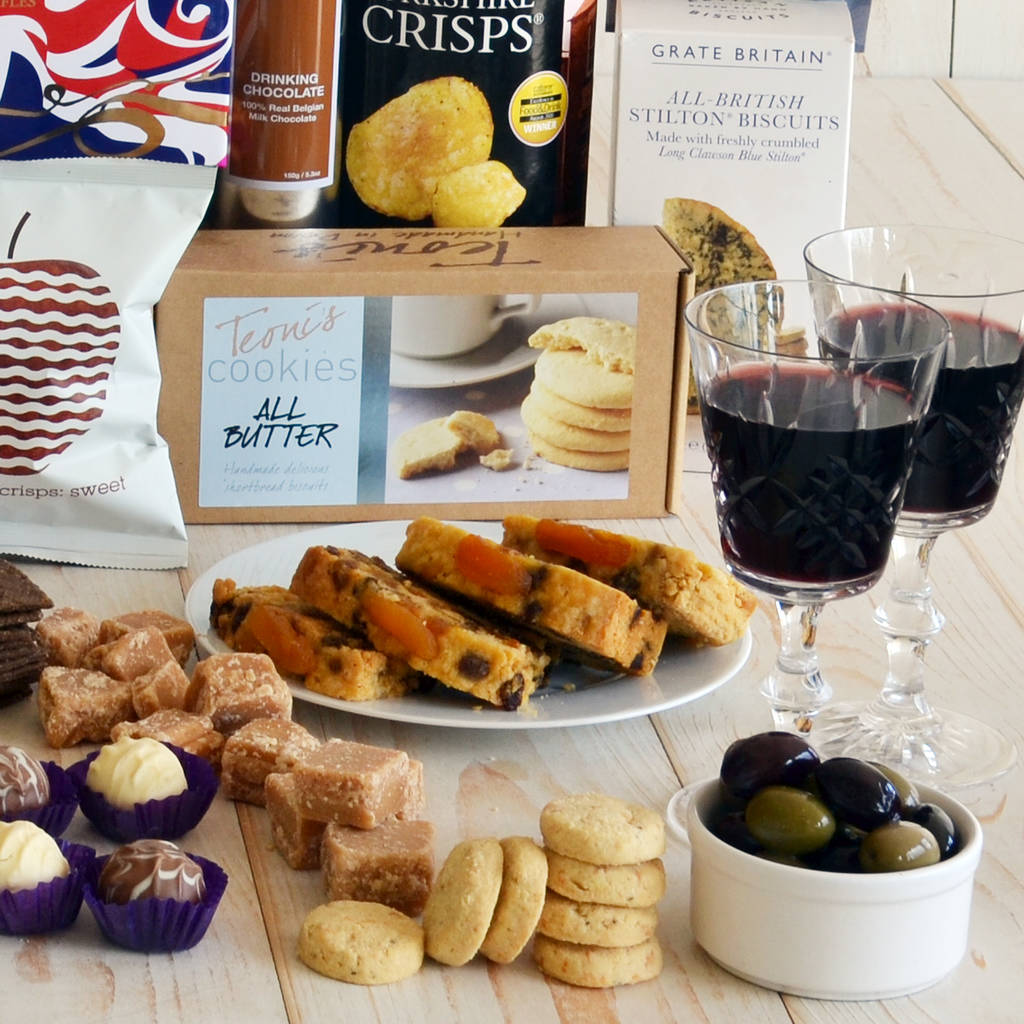 winners enclosure hamper by the british hamper company ...