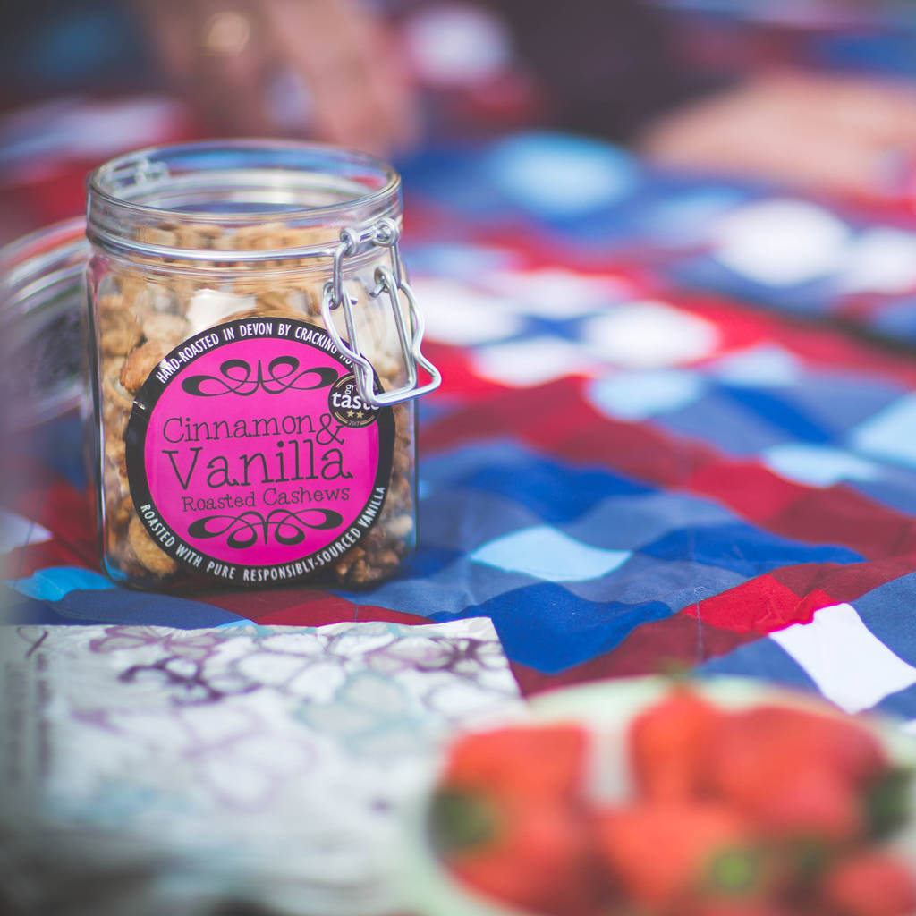 Cinnamon And Vanilla Roasted Cashews Jar By Cracking Nuts ...