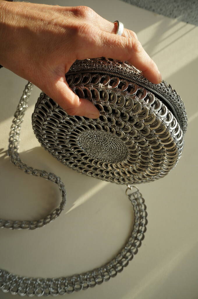 Round Daisy Chain Crochet Ring Pulls Handbag By Smart Deco Style ...