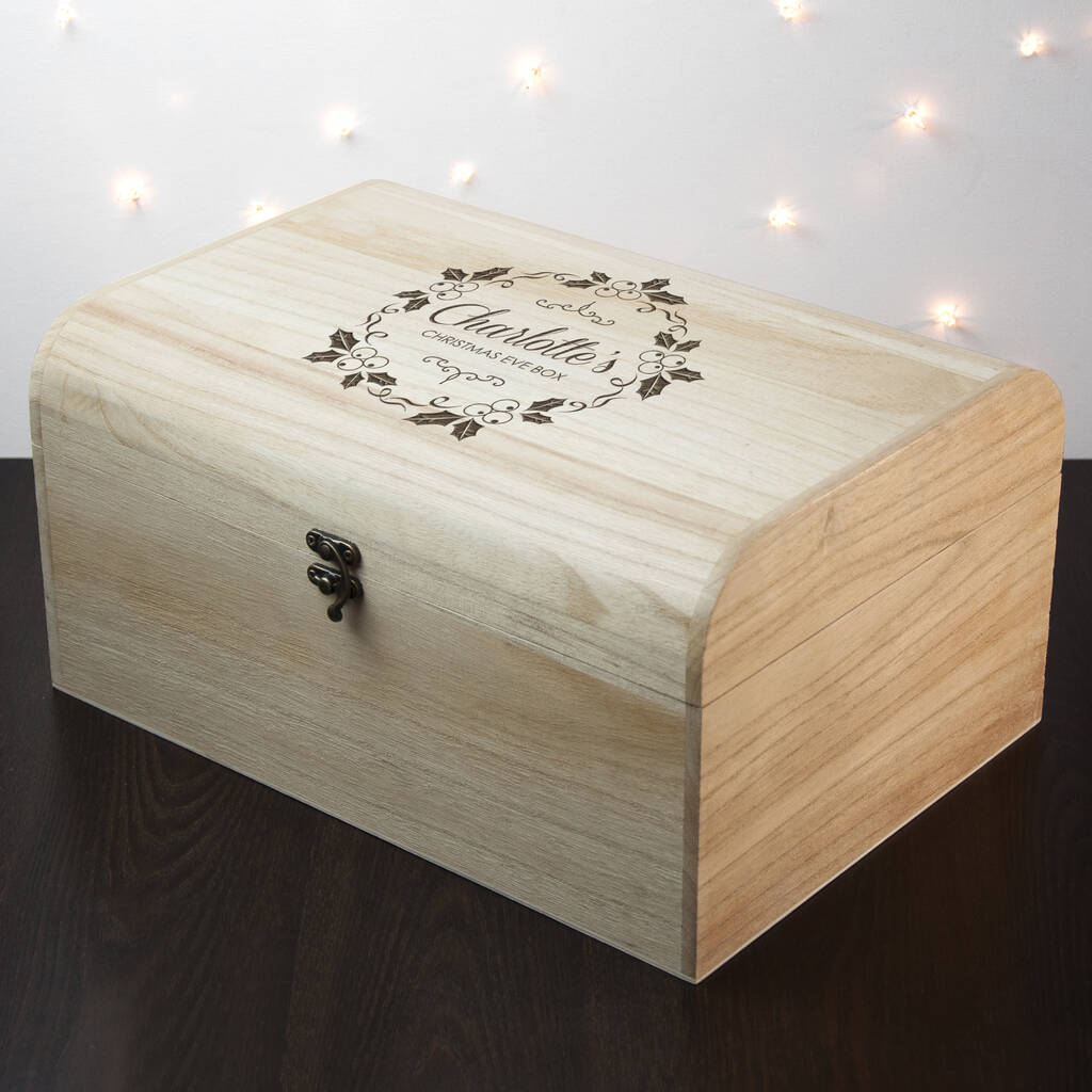 Personalised Christmas Eve Chest With Mistletoe Wreath By JUNGLEY ...
