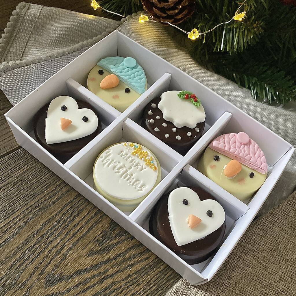 Cute Christmas Chocolate Coated Oreo Gift By La di da Sweet Treats ...