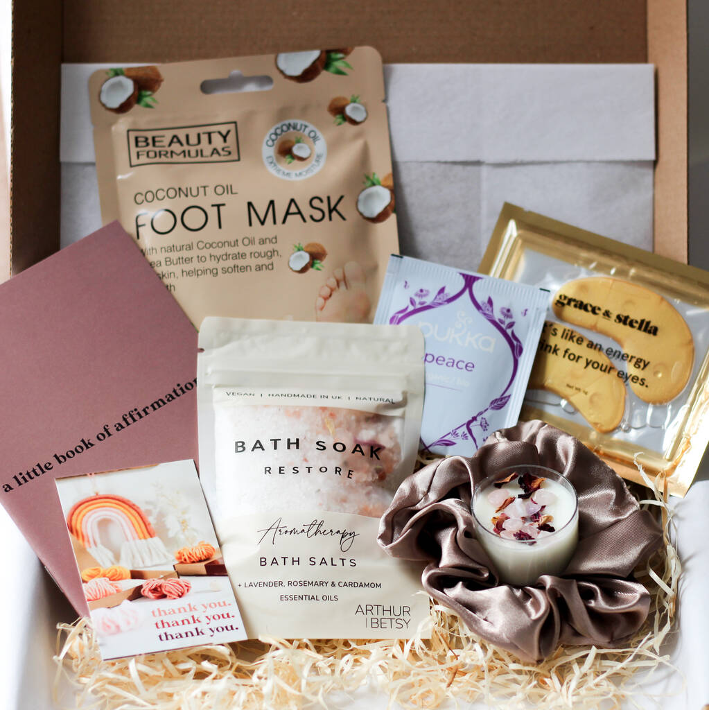 Merry Christmas Macrame Self Care Hamper By MTH Craft Studio