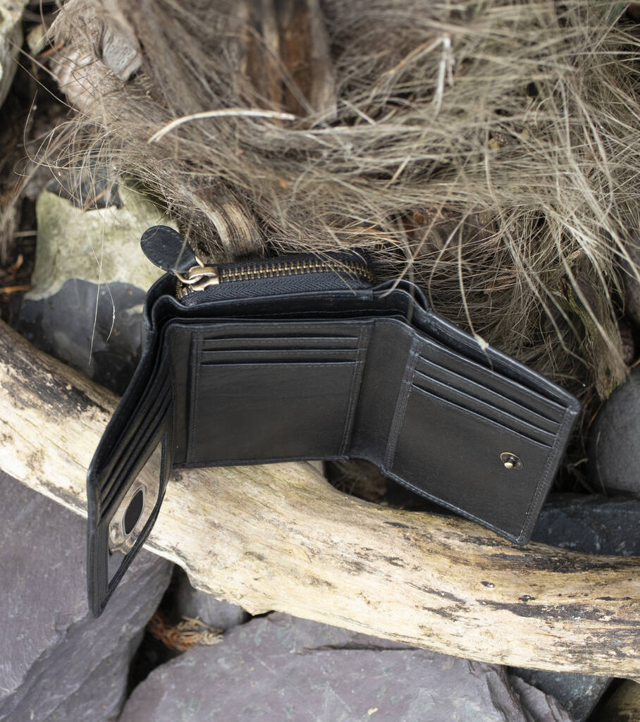 Woman's Medium Size Vintage Black Leather Purse Wallet By Wombat