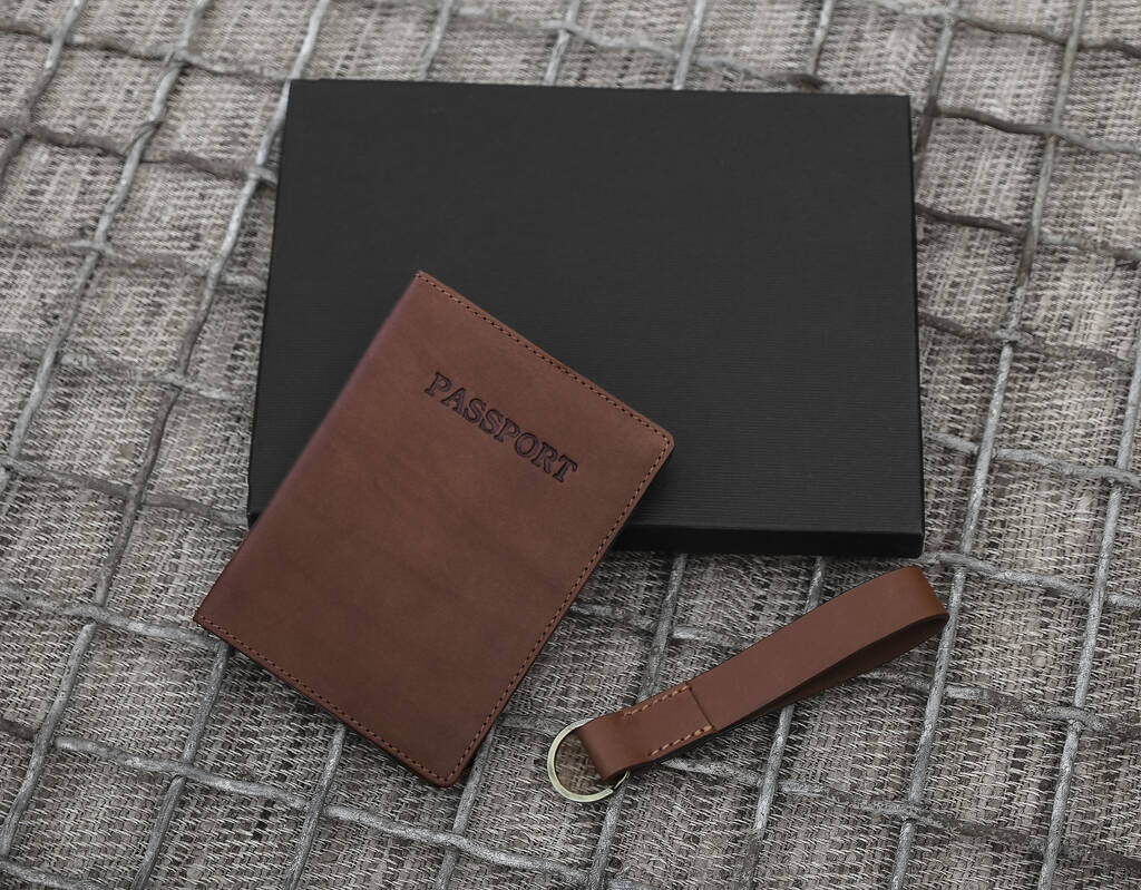 Mens Personalised Leather Travel Gift Set By Wombat ...