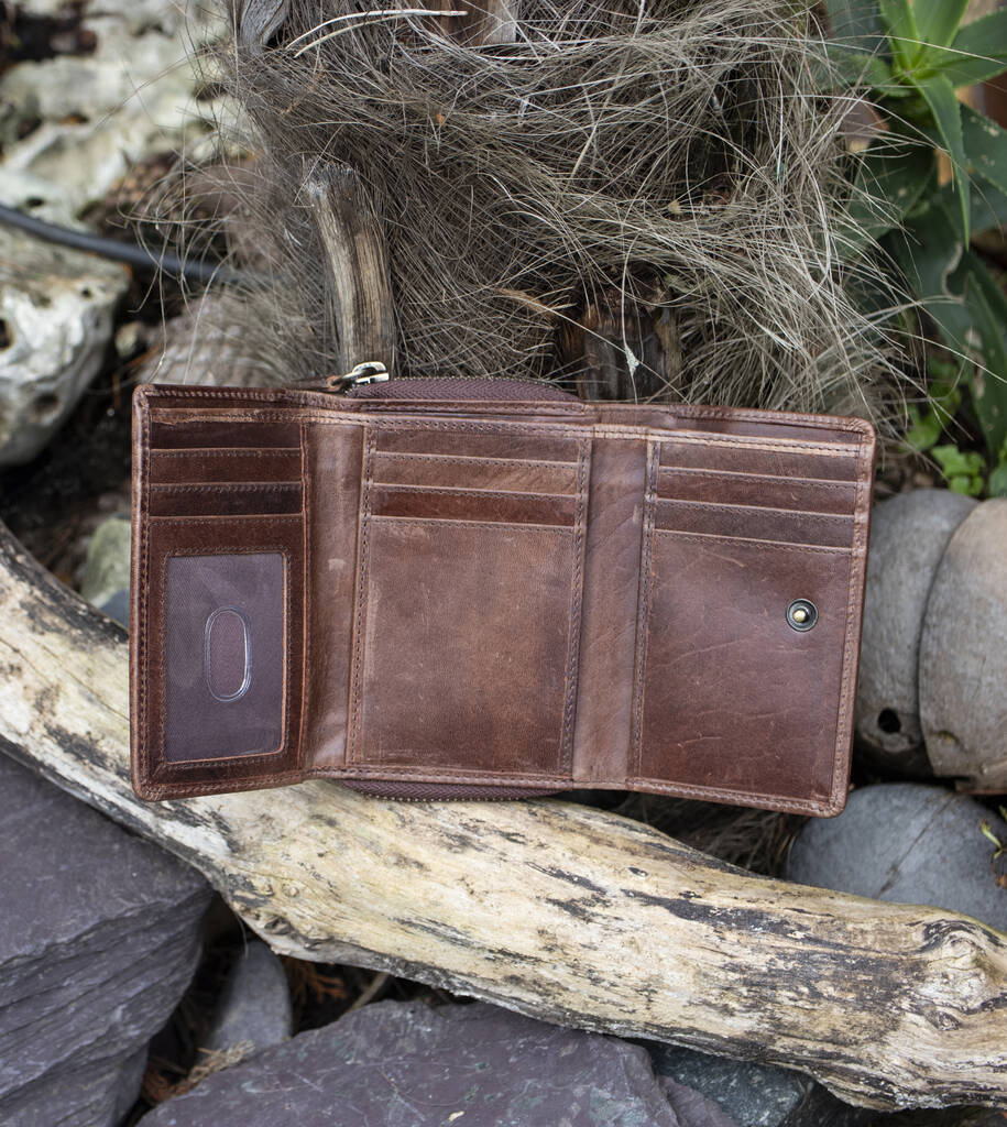 Woman's Medium Size Vintage Brown Leather Purse Wallet By Wombat