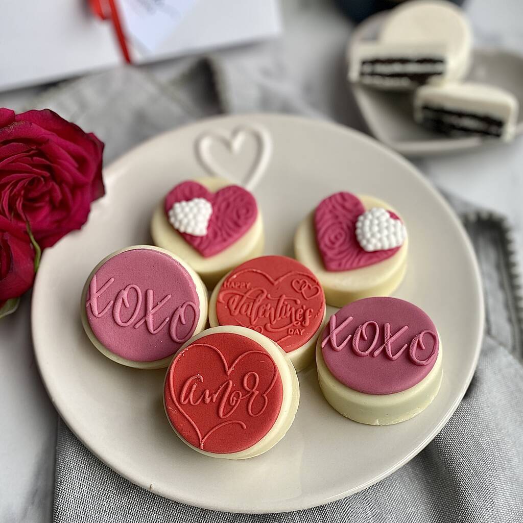 Personalised Valentine Oreo Gift Box By La di da Sweet Treats ...
