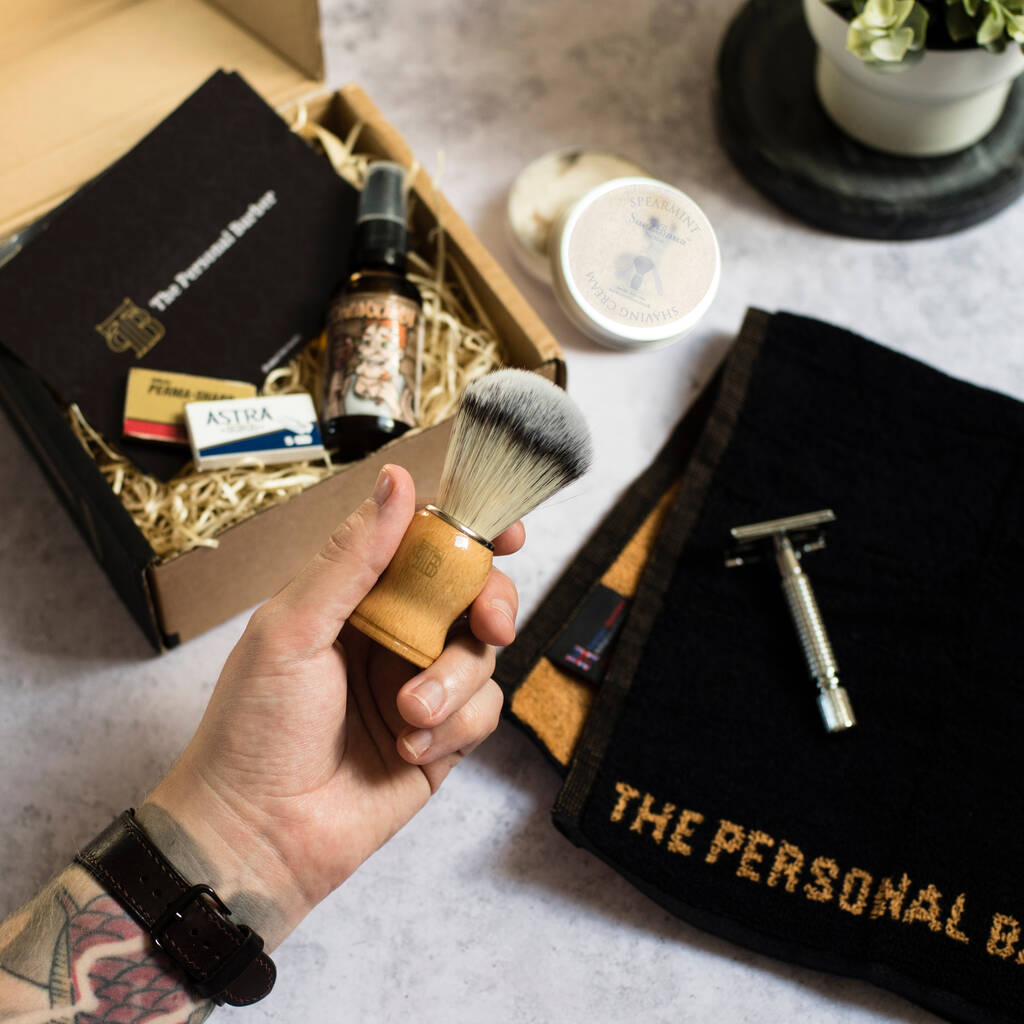 The Manly Gentleman's Shaving Kit By The Personal Barber ...