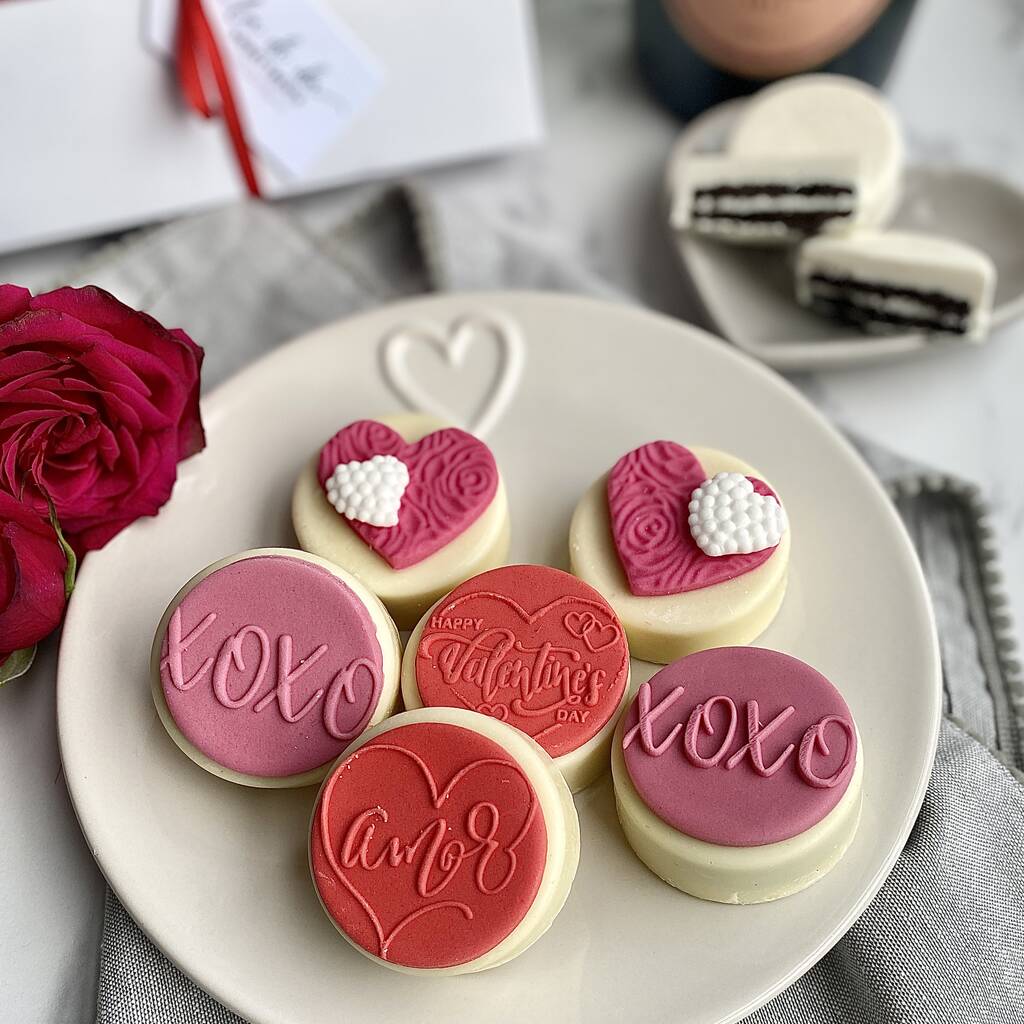 Personalised Valentine Oreo Gift Box By La di da Sweet Treats ...