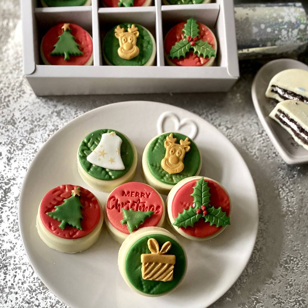 Christmas Chocolate Coated Oreo Gift Box By La di da Sweet Treats ...