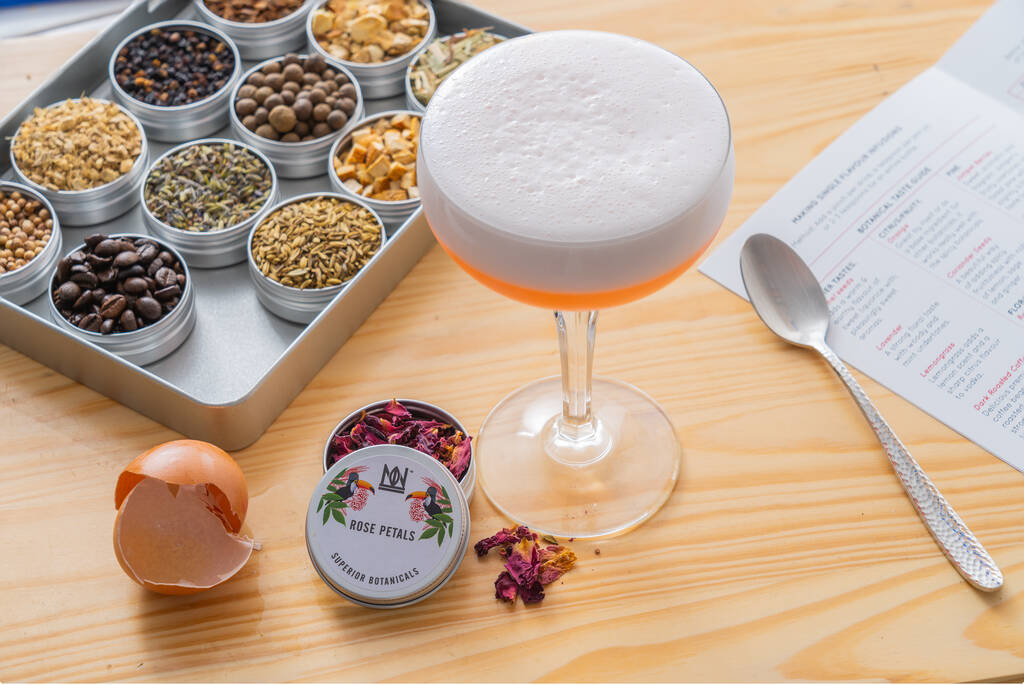 12 Gin Botanicals For Diy Gin Making At Home By Natural & Noble ...