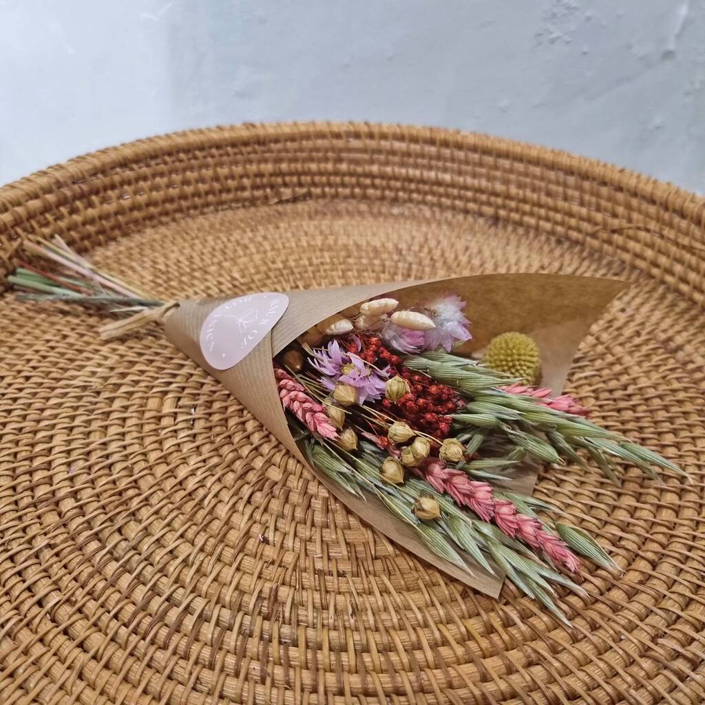 Bud Vase And Dried Flowers Gift Box By Haus of Botanica ...