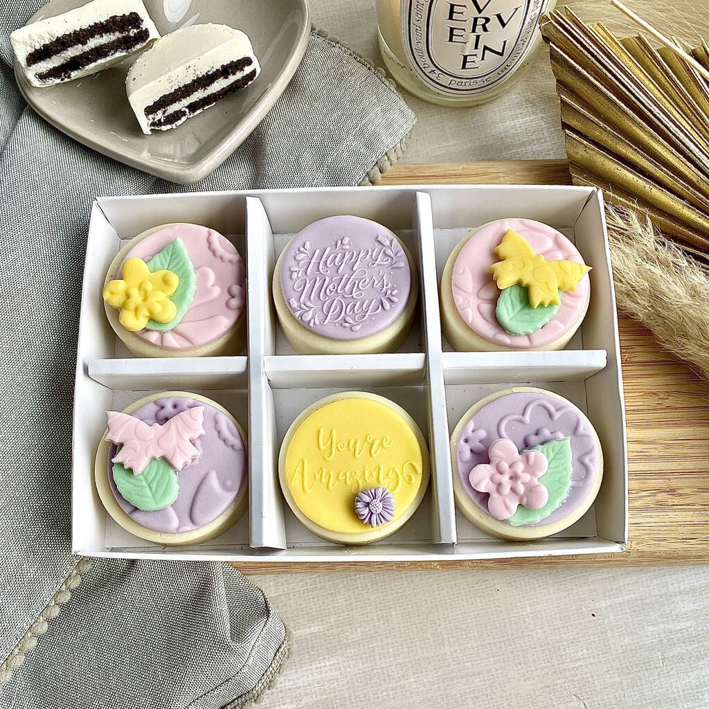 Mother's Day Chocolate Covered Oreo Gift Box By La di da Sweet Treats ...