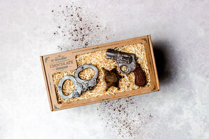 Chocolate Cowboy Set Gun, Handcuff And Sheriff Badge By The Amazing ...