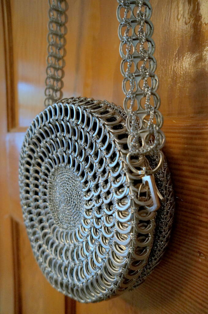 Round Daisy Chain Crochet Ring Pulls Handbag By Smart Deco Style ...