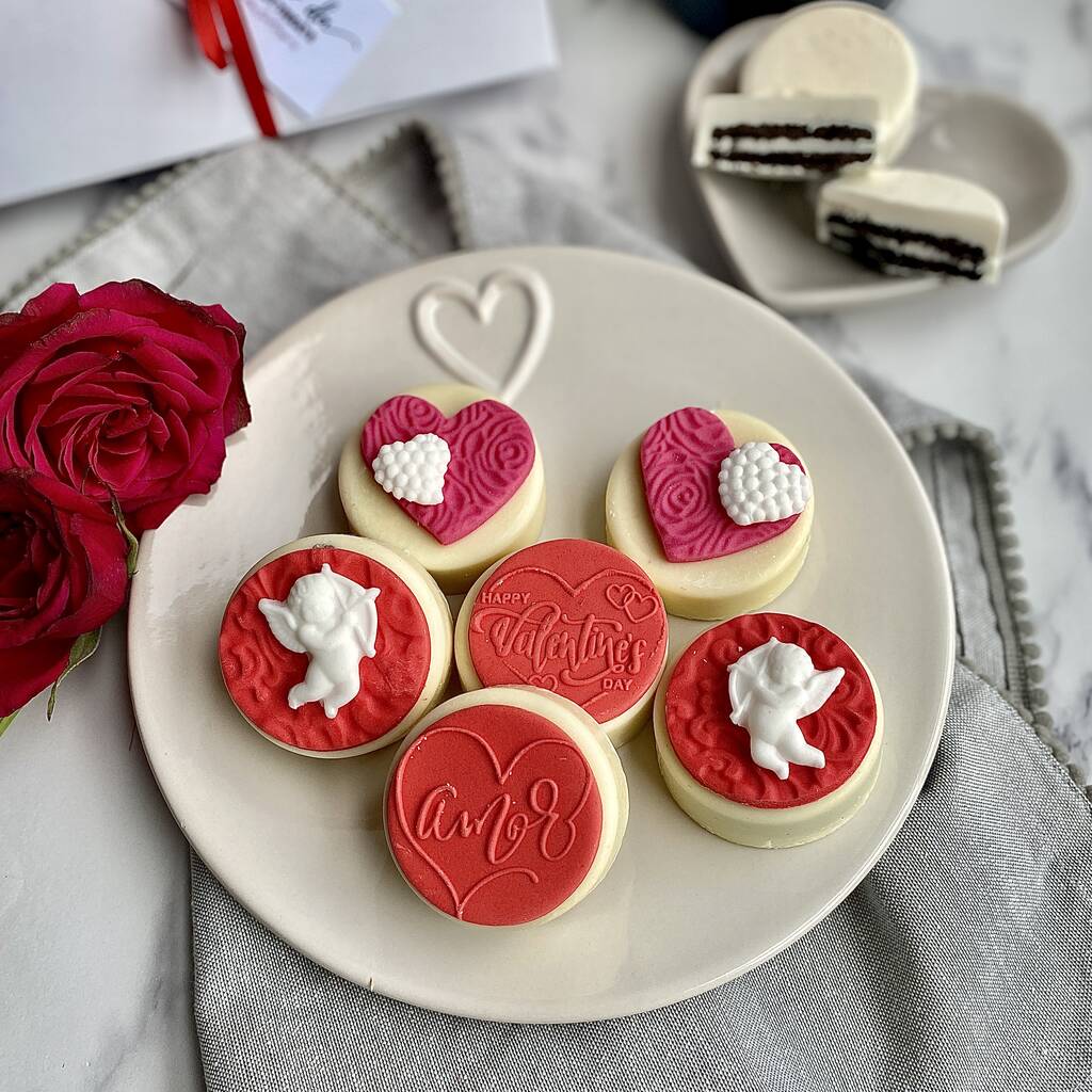 Personalised Valentine Oreo Gift Box By La di da Sweet Treats ...