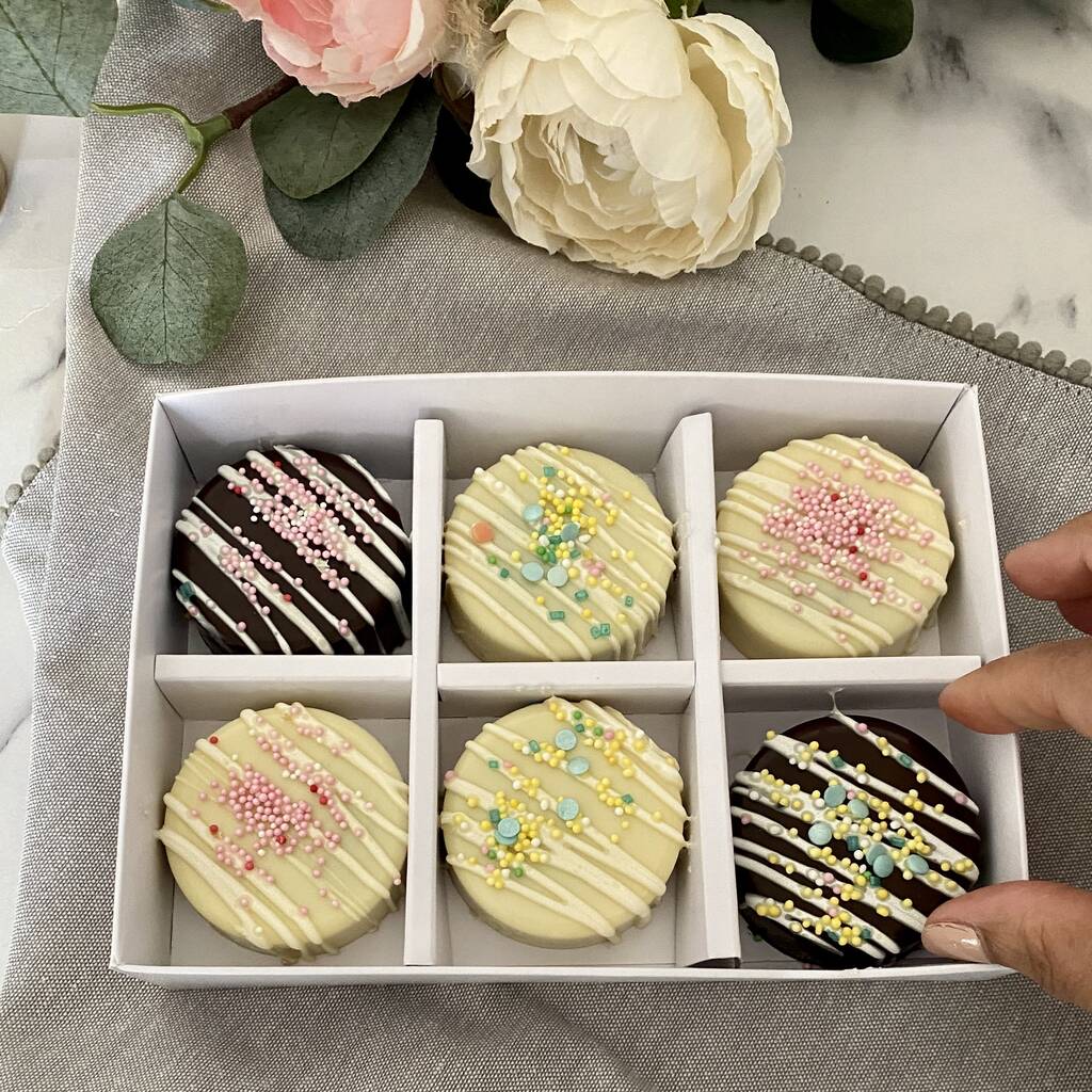 Chocolate Coated Oreo Gift Box By La di da Sweet Treats ...