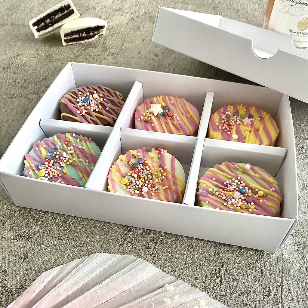 Chocolate Coated Oreo Gift Box By La di da Sweet Treats ...