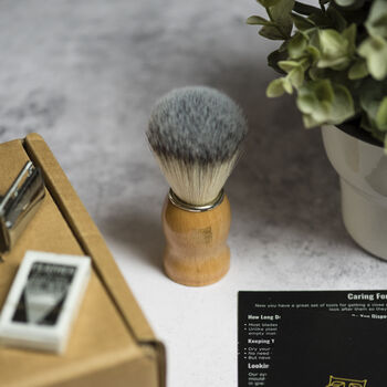 Classic Razor And Brush Shaving Starter Kit By The Personal Barber ...