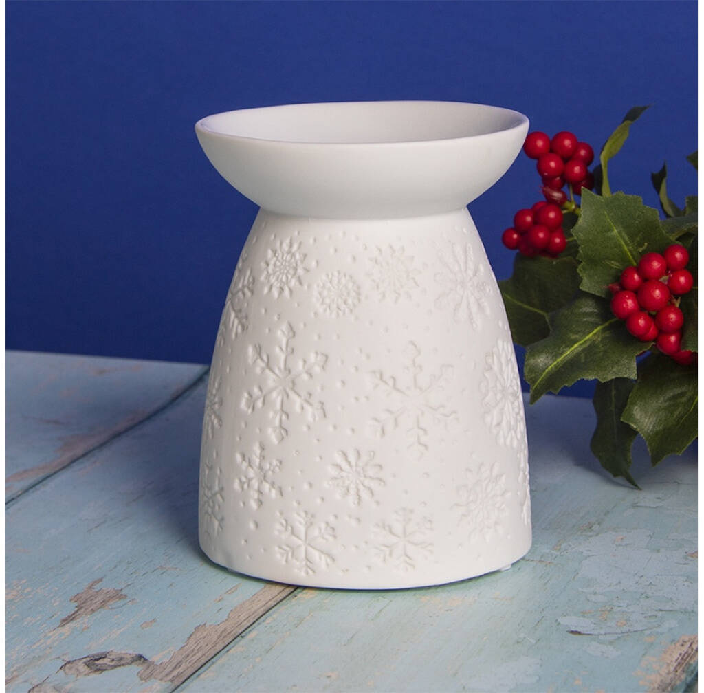 christmas-wax-melt-and-oil-burner-by-pink-pineapple-home-gifts