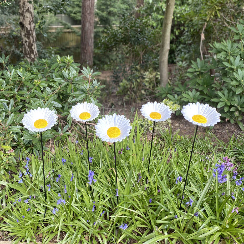 Set Of Five Cast Iron Daisy Shaped Bird Feeders By Garden Selections ...